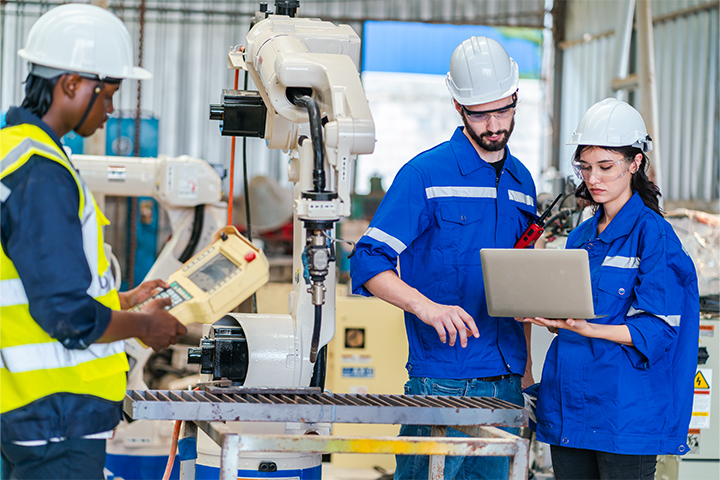 Financial Controller: Essential Roles for Manufacturing Business Growth